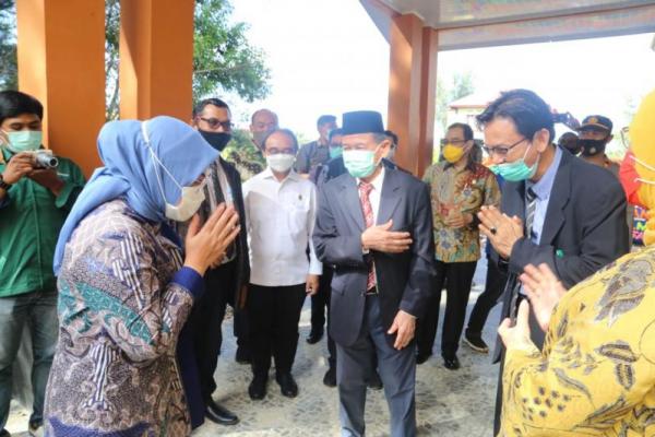 Menaker Ida Ungkap Tiga Kebijakan Perbaiki Ekosistem Ketenagakerjaan Menaker Ida Ungkap Tiga Kebijakan Perbaiki Ekosistem Ketenagakerjaan