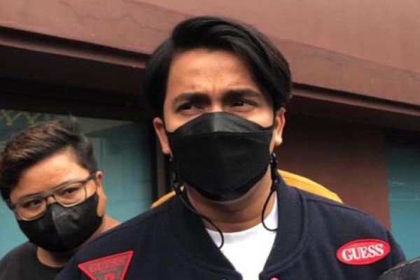 Gara-Gara Ucapan, Billy Syahputra Dilaporkan Robby Shine dan Istri Gara-Gara Ucapan, Billy Syahputra Dilaporkan Robby Shine dan Istri