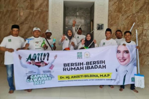 Peringati Hari Santri, Arzeti Bilbina dan Relawan AMIN Bersih-Bersih ... Peringati Hari Santri, Arzeti Bilbina dan Relawan AMIN Bersih-Bersih ...