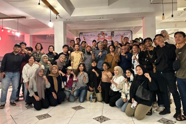 Aktivis 98 Dan Mahasiswa Di Bekasi Bedah Buku Hitam Prabowo